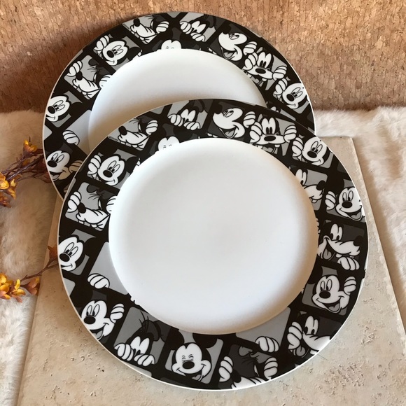 Disney | Dining | Disney Mickey Mouse Goofy Allover Dining Plates ...